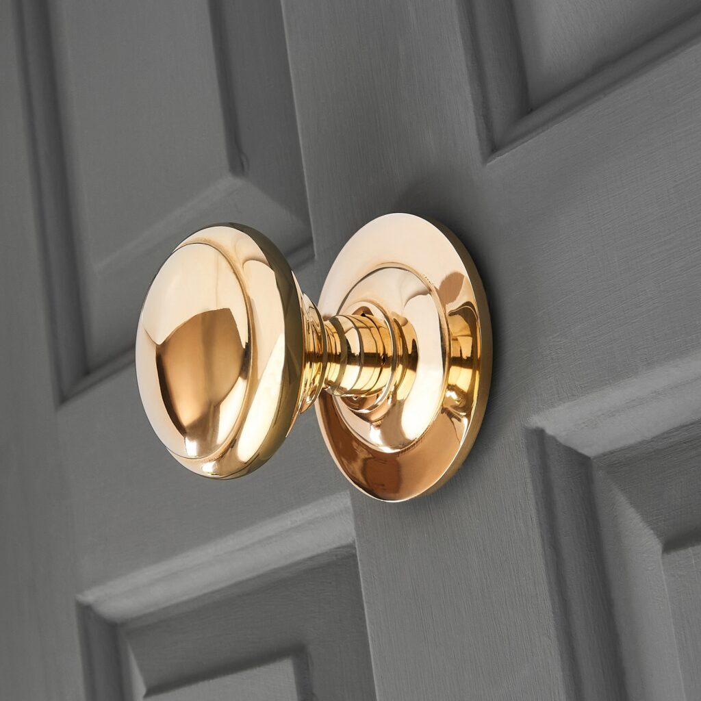 Round Centre Door Knob - Polished Brass